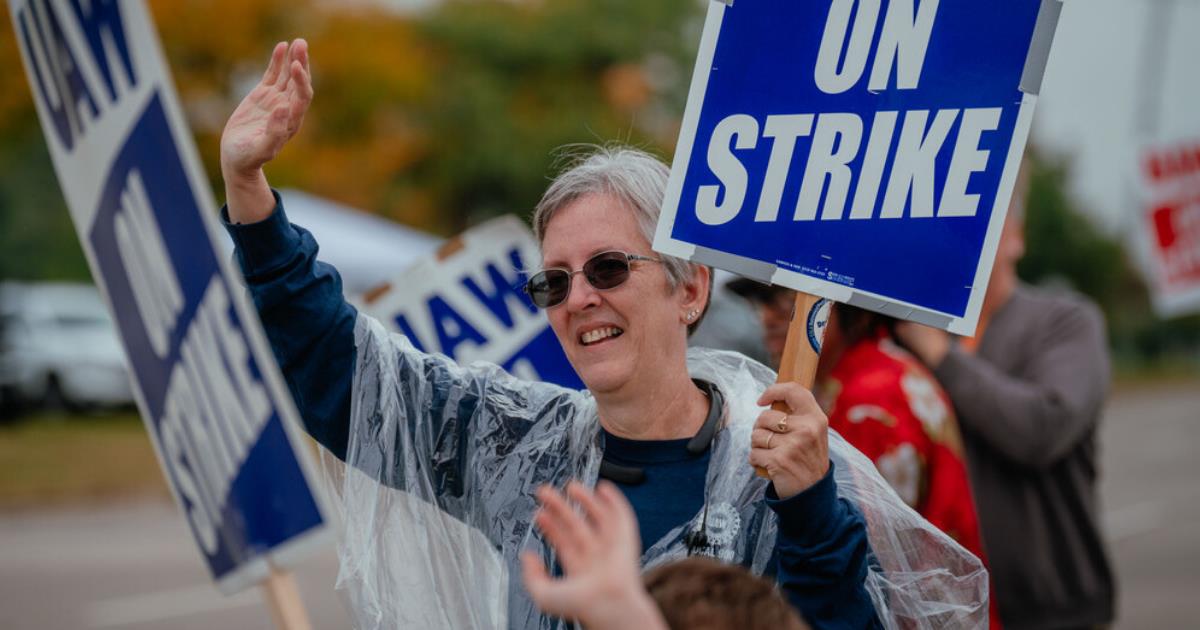 Trump's GOP opponents weigh the politics of auto strikes: